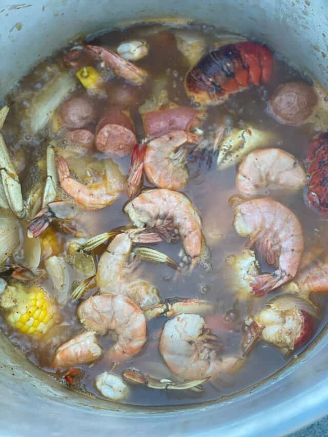 Easy Seafood Boil Recipe- Whole Lotta Yum