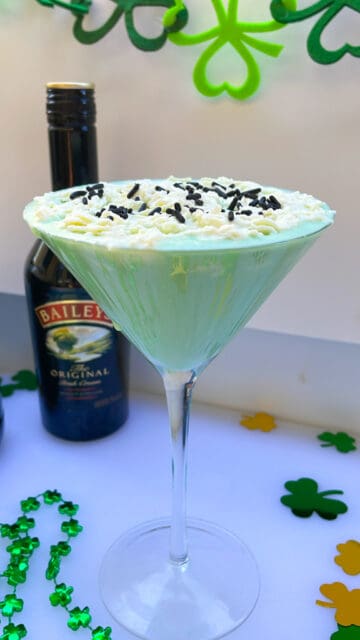 Chocolate Mint Martini (Grasshopper Martini) - Whole Lotta Yum